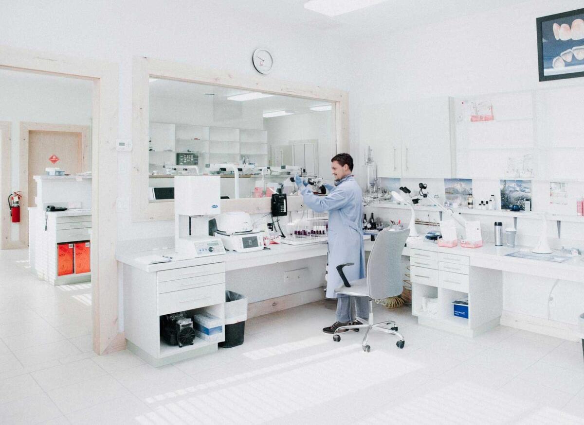 Top-Rated Denture Lab | Stomadent Dental Lab